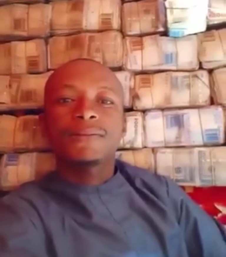 Bandit with 3000 followers on Tiktok displays ransom money | National ...